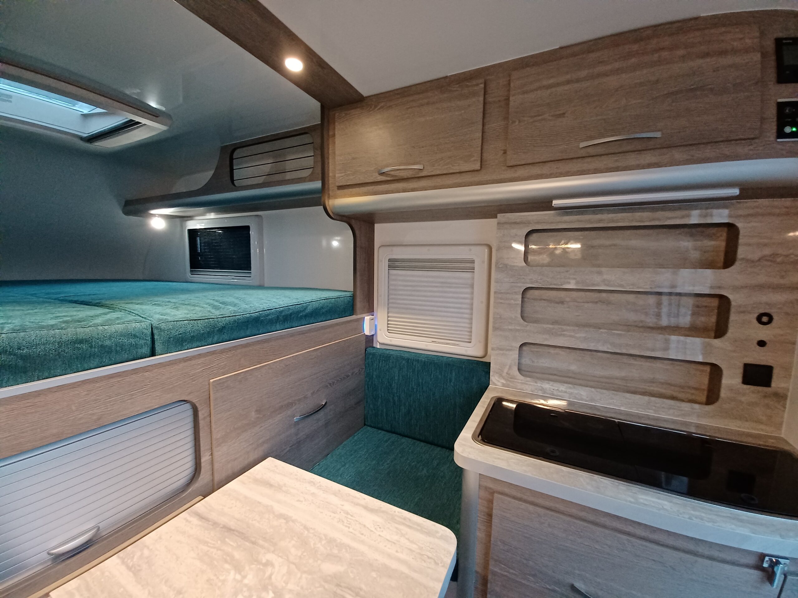 PICKUP-KAMPER: Zabudowy pickup camper EXPLORER 200